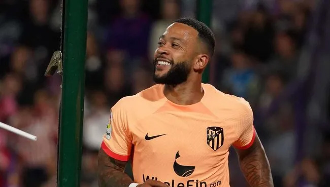 Memphis Depay'dan transfer açıklaması