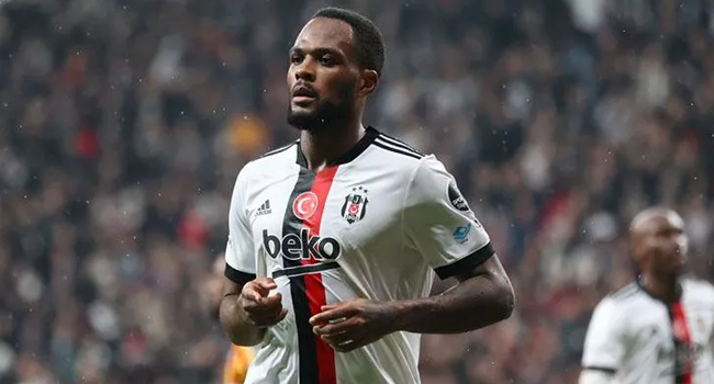 Larin'den Transfer Açıklaması