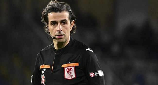 Hakemliği bıraktı!