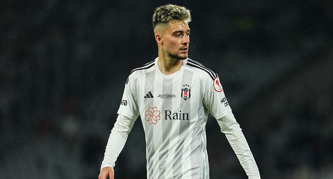 Muçi bir ilk peşinde